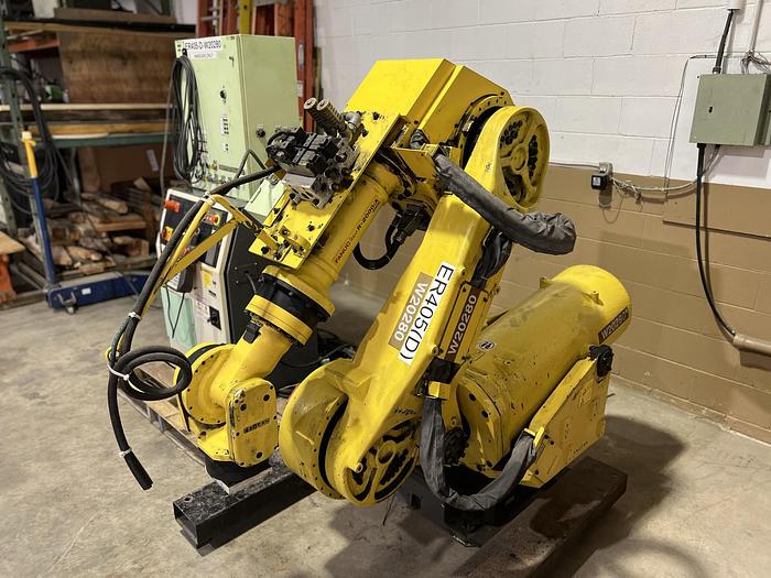 Fanuc, R-2000iA/200R, rack mounted industrial robot, 6-Axis, RJ3iB ...