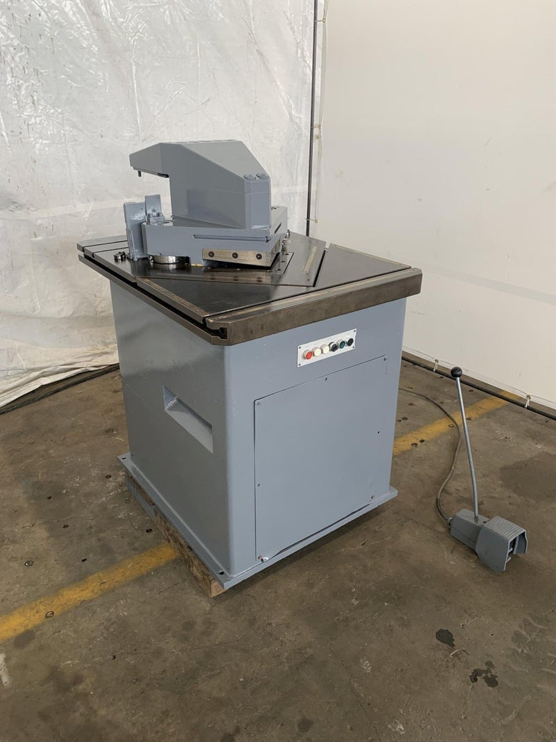 1/4" x 8-7/8" x 8-7/8" Boschert #LB15KS6/25, hydraulic notcher, 50SPM ...