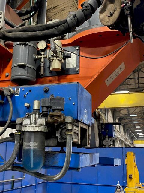 Cloos, QRC 410, high performance dual station robotic welding cell, 7 ... Cloos, QRC 410, high performance dual station robotic welding cell, 7 ...