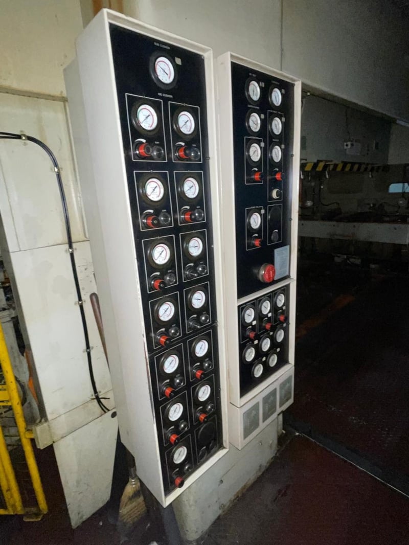 550 Ton, Aida #TMX-S2-500, 20" stroke, 35.8" Shut Height, 3.93" adj ...