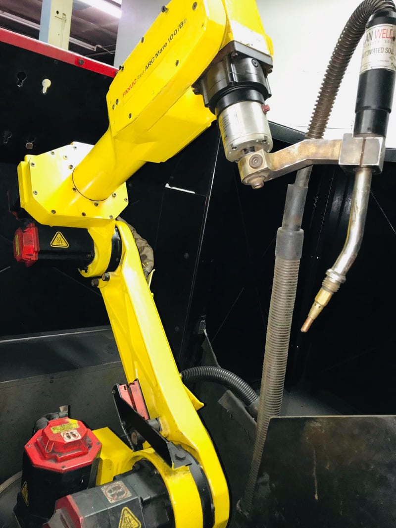 Lincoln Electric Electric, 2-position robotic cell, enclosure, with ...