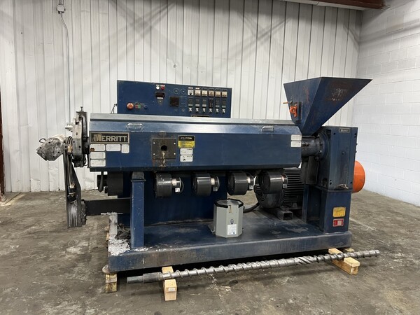 3" Merritt extruder, 75 HP, vented belt driven w/14:1 gear box ratio ...