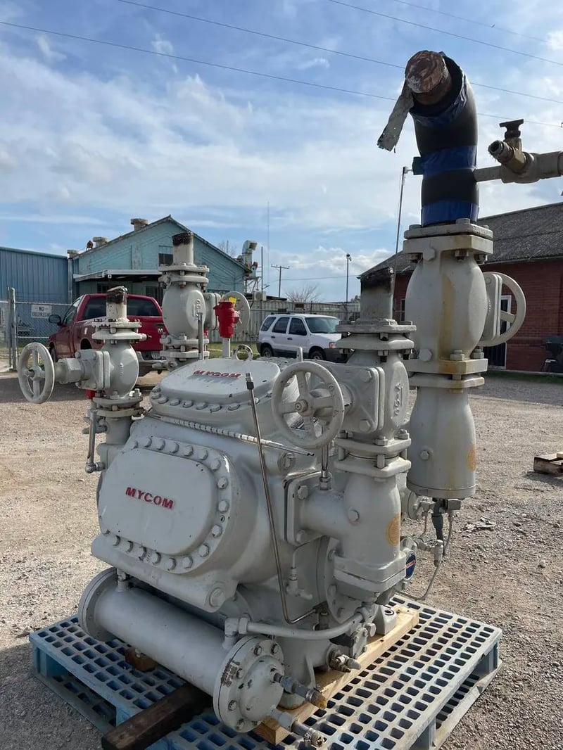 100 HP Mycom F62WB, 8-Cylinder Reciprocating Compressor Package, Belt ...
