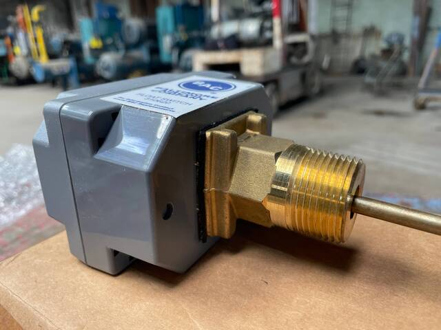 BAC 310620, Liquid Float Switch, 150 psi, -20 F - 175 F Liquid Temp ...