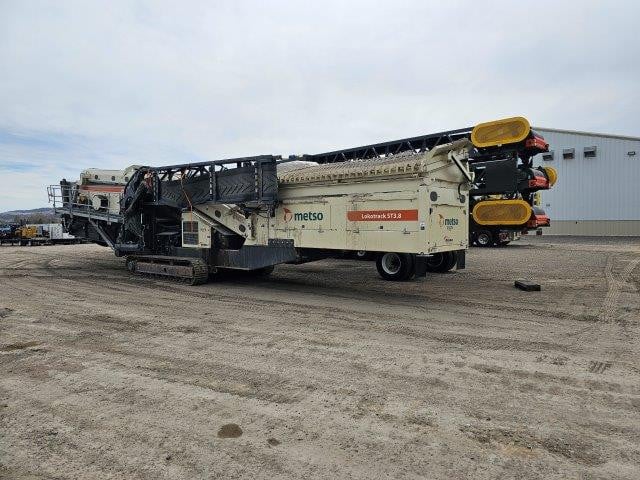 Metso ST3.8, Mobile Screen Plant, 5x18 ft 2-deck inclined screen for ...