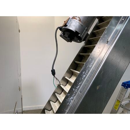 6" wide, Cleated Off-loading Belt Conveyor With Stainless Steel Surge ...