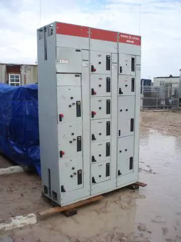 General Electric, 8000 Line Control Center, 480 V, 3 phase, 600 amps ...