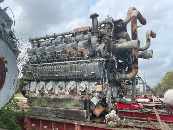 Waukesha #12AT25, Natural Gas Engine, 12 cylinder, turbo charged, 2004 ...