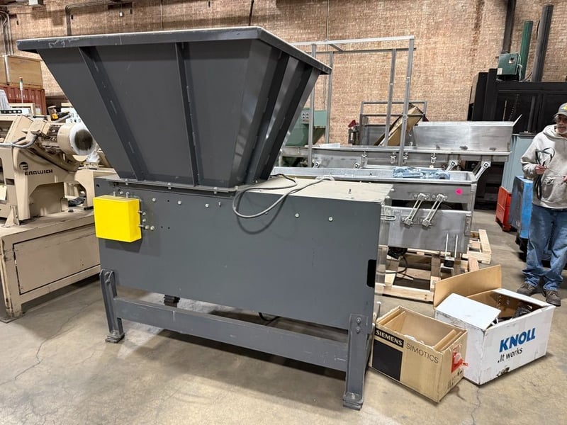 Strip-Tec, single shaft pre-shredder, 44 rotary blades, 20 HP, wear ...