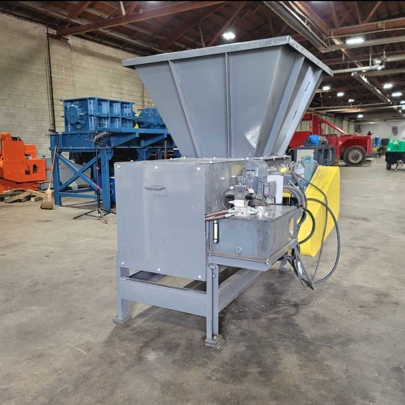 Strip-Tec, single shaft pre-shredder, 44 rotary blades, 20 HP, wear ...