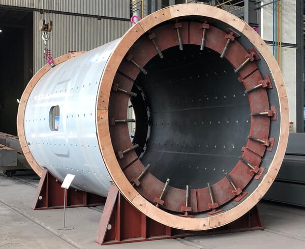 8.5' x 13.5' Outotec Ball Mills with450 HP, unused, never instealed or ...