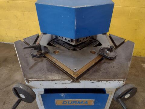 8" x 8" Durma #VHKM2004, hydraulic notcher, 40mm stroke, 30 SPM, 2004 ...