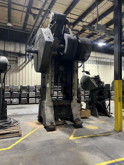 200 Ton, Minster #S1-200-30-36, 12" stroke, 18" Shut Height, 6" adj ...