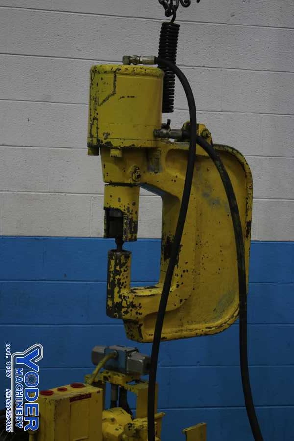 80 Ton, Fabriline #W80-8P, hydraulic web punch, 1-1/2" stroke, 8 ...