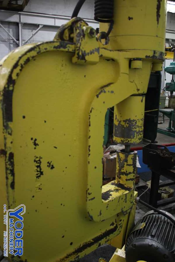 80 Ton, Fabriline #W80-8P, hydraulic web punch, 1-1/2" stroke, 8 ...