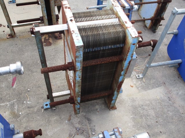 67 sq.ft., APV, 55 plates, 8" W x 22" L plates, 145 psi, 300°F, 1994 ...