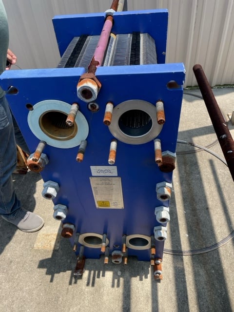 364 sq.ft., Alfa-Laval, M10-BFD, 300 psi @ 320°F, Carbon Steel frame ...