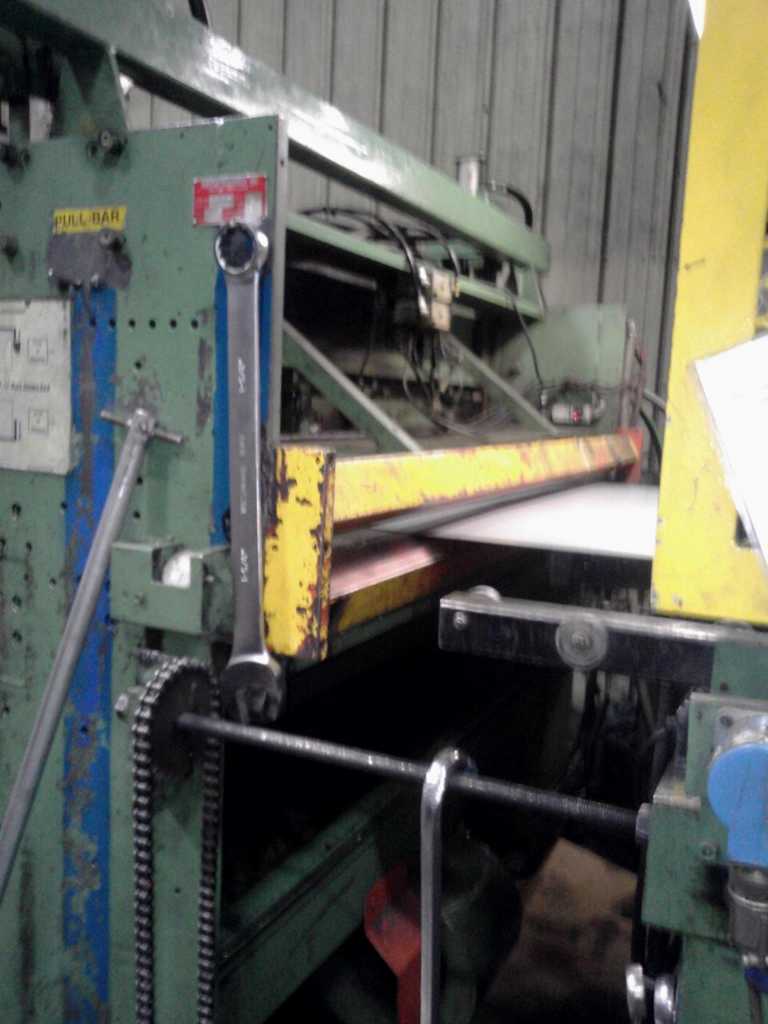 .105" x 6' Redbud #SH-18-140-72, shear & stacker, hydraulic cylinder ...