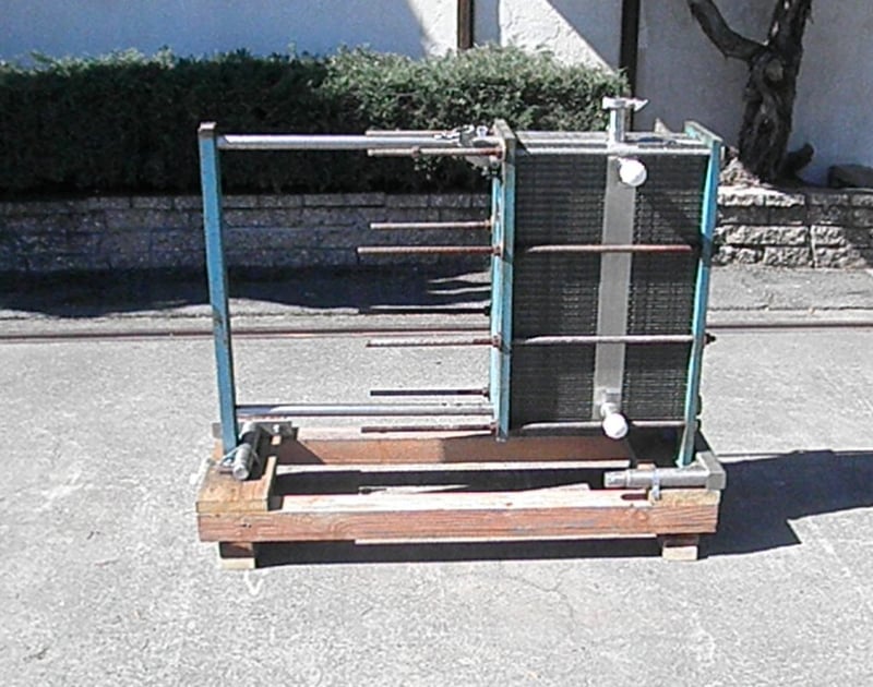 200 sq.ft., Mueller, AT10 F20, plate type heat exchanger, (128) 8" W x ...