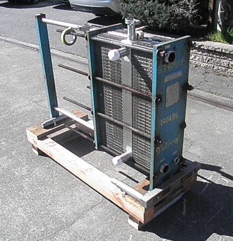 200 sq.ft., Mueller, AT10 F20, plate type heat exchanger, (128) 8" W x ...