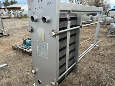500 sq.ft., Alfa-Laval, CLIP8RH, plate heat exchanger w/divider block ...