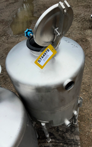 50 gallon Stainless Steel CIP Tank, 24" diameter x 24" straight side, 2 ...
