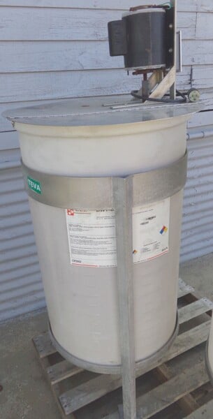 60 gallon Plastic Mix Tank, 22" diameter x 36" straight side, 1/2 ...