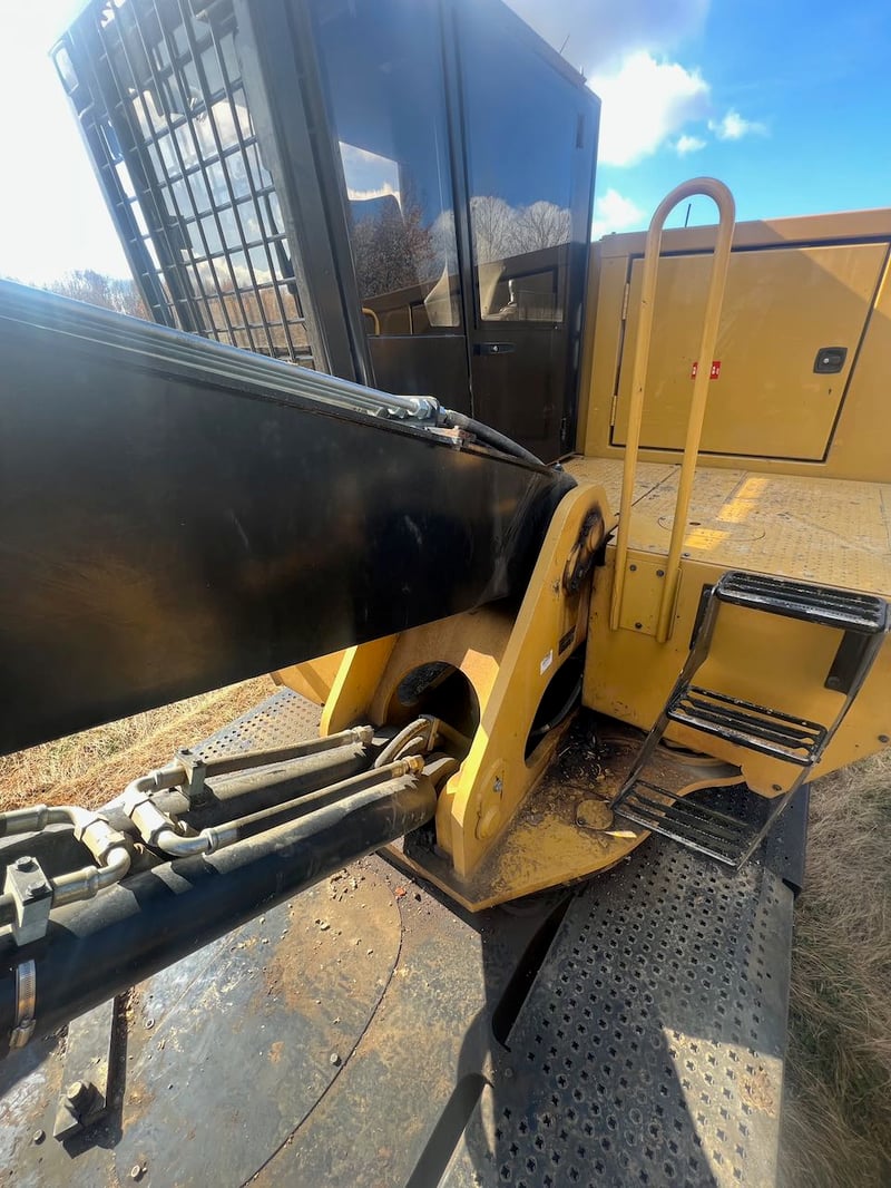 Caterpillar 559C, Knuckleboom loader For Sale | Surplus Record