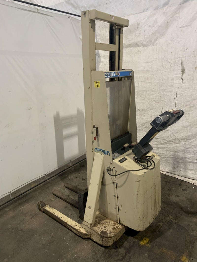 Crown Electric Lift for Sale | Surplus Record