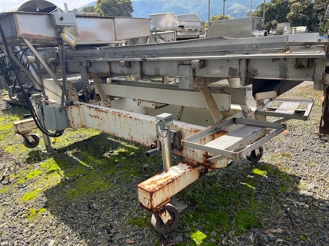 17" x 98" Stainless Steel Vibratory Screen/Feeder, 1/2" diameter ...
