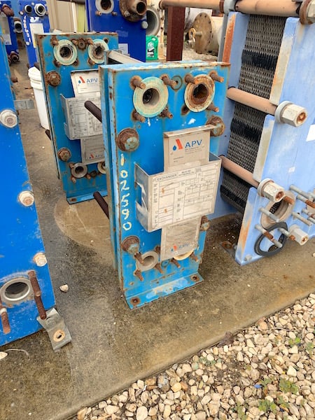 13 sq.ft., APV, plate heat exchanger, 145 psi, 300°F, 1994 for Sale ...