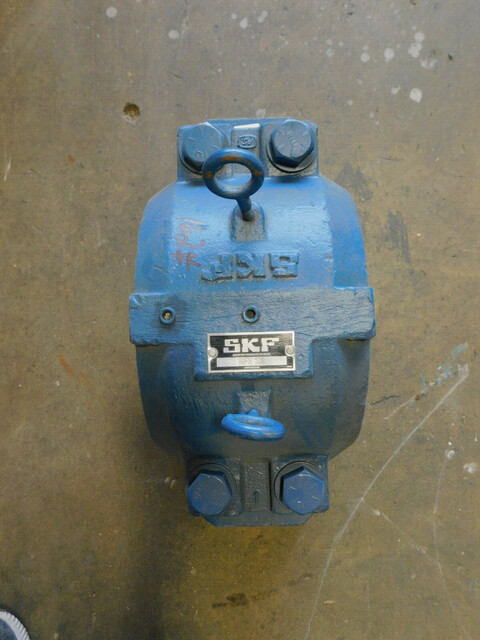 SKF Split Pillow Block Bearing Housing SAFS 528, 5" ID, new for Sale | Surplus Record