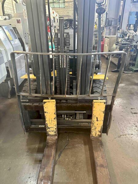 8000 lb. Komatsu #FG40ZT-8, forklift, 96" forks, 185" lift hgt, 3-stage ...