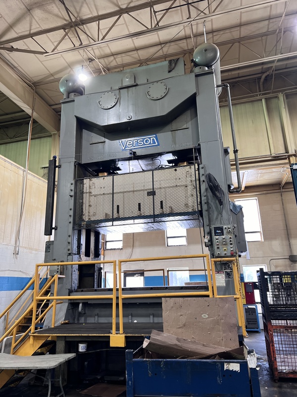 600 Ton, Verson #S2-600-108-60T, SSSC press, 16" stroke, 48" Shut ...