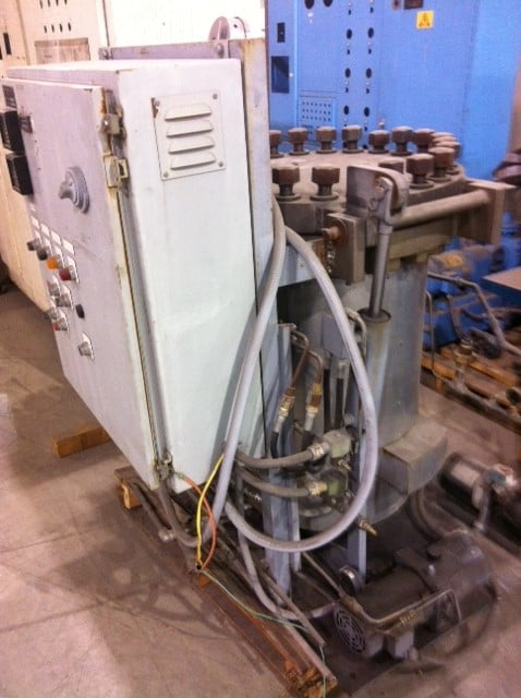 18" x 24" Bondtech autoclave, vertical, 710 psi, 600°, Carbon Steel For ...