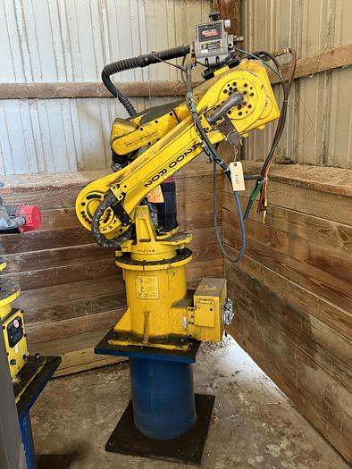 Fanuc, ArcMate 120i, 6-Axis mig welding robot w/Lincoln wire feeder ...