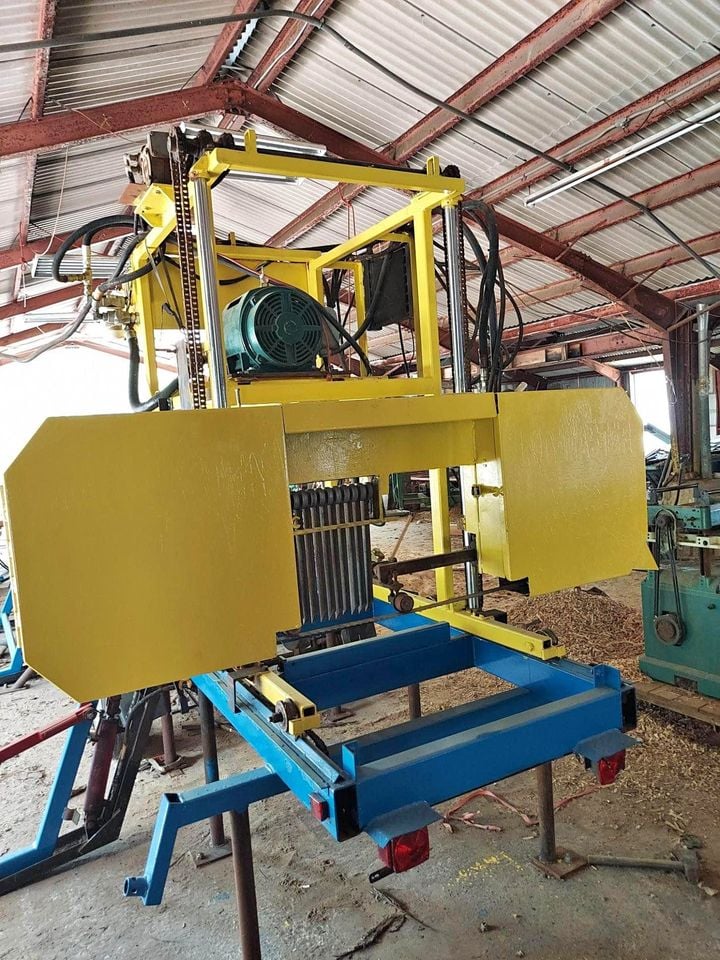 Logmaster #LM5 Sawmill, 2" blades, 36" max log diameter, hydraulic log ...