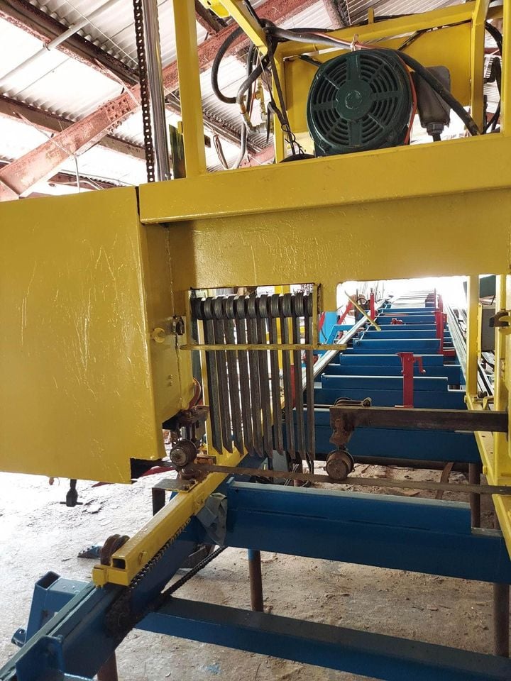 Logmaster #LM5 Sawmill, 2" blades, 36" max log diameter, hydraulic log ...