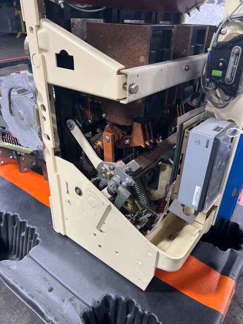 3000 Amps, General Electric, AK-3A-75, low voltage AC air breaker, 635 ...