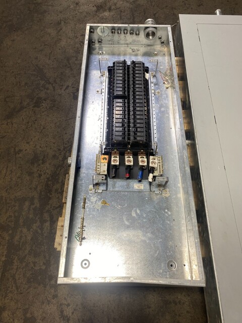 400 Amp. General Electric #AQF3424MBX, panelboard, 208Y/120 Volts, 3 ...