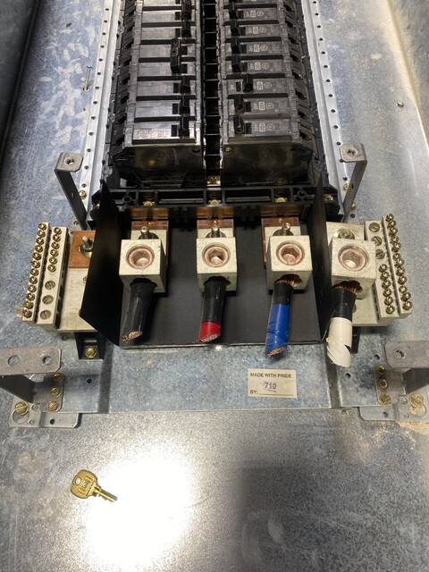 400 Amp. General Electric #AQF3424MBX, panelboard, 208Y/120 Volts, 3 ...