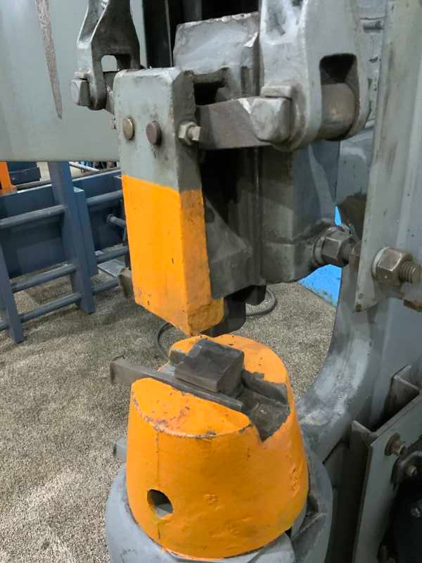 25 lb. Little Giant, forging hammer, 8" stroke, 6" H x 10" D throat, 2 ...