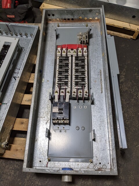 200 Amp. Square D, NQOB, Panelboard, 30 Space, 3 phase, 4 Wire, 120/208 ...
