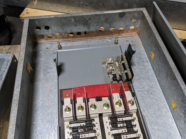 200 Amp. Square D, NQOB, Panelboard, 30 Space, 3 phase, 4 Wire, 120/208 ...