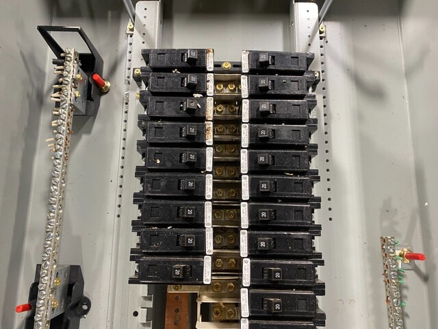 100 Amp. Eaton, PRL1X, Pow-R-Line Xpert Panelboard, 208Y/120 V, 3 phase ...