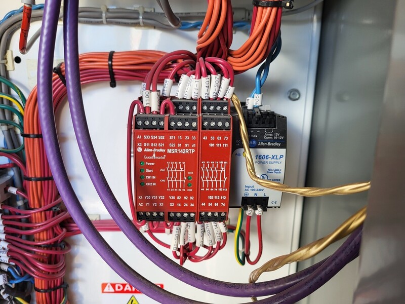 Allen-Bradley, 1599-AAE, Centerline 1500 Medium Voltage Motor Control Centers, 700 HP, 5000 V ...