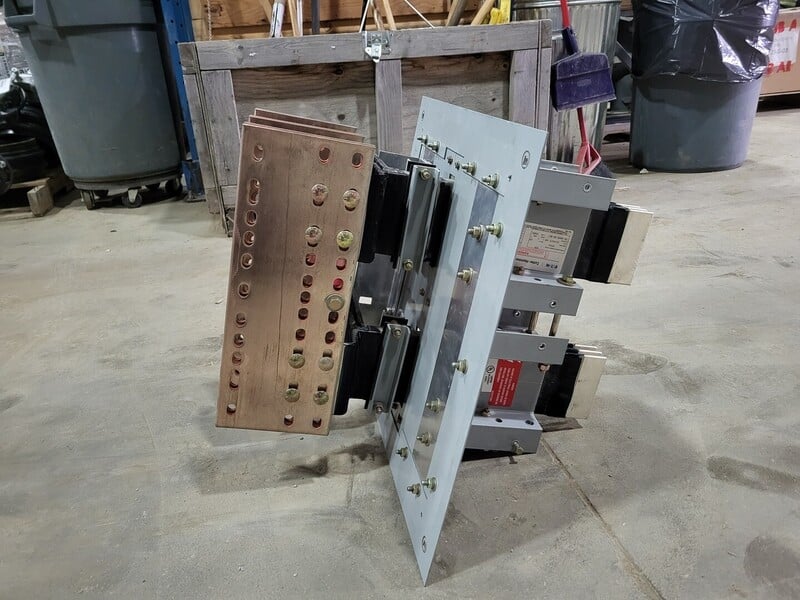 3200 Amps, Cutler-Hammer, CALX05678, POW-R-WAY III Busway, 600 V, 3 ...