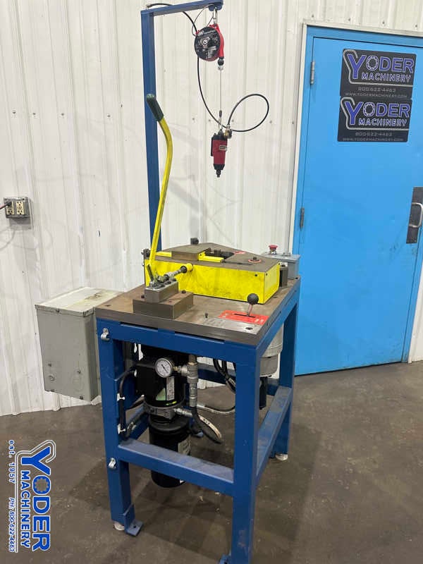 Hydraulic pig tail pin bender, 28" x23" table, manual clamping, 180 ...
