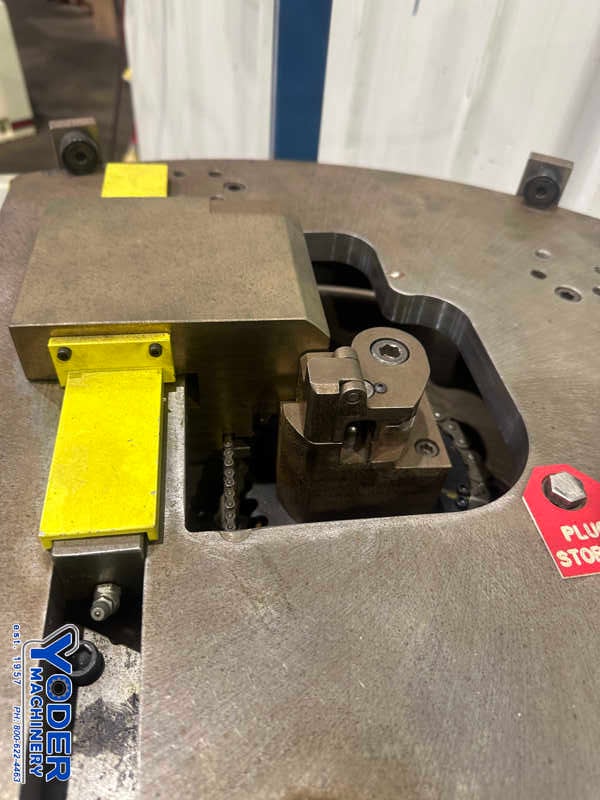Hydraulic pig tail pin bender, 28" x23" table, manual clamping, 180 ...