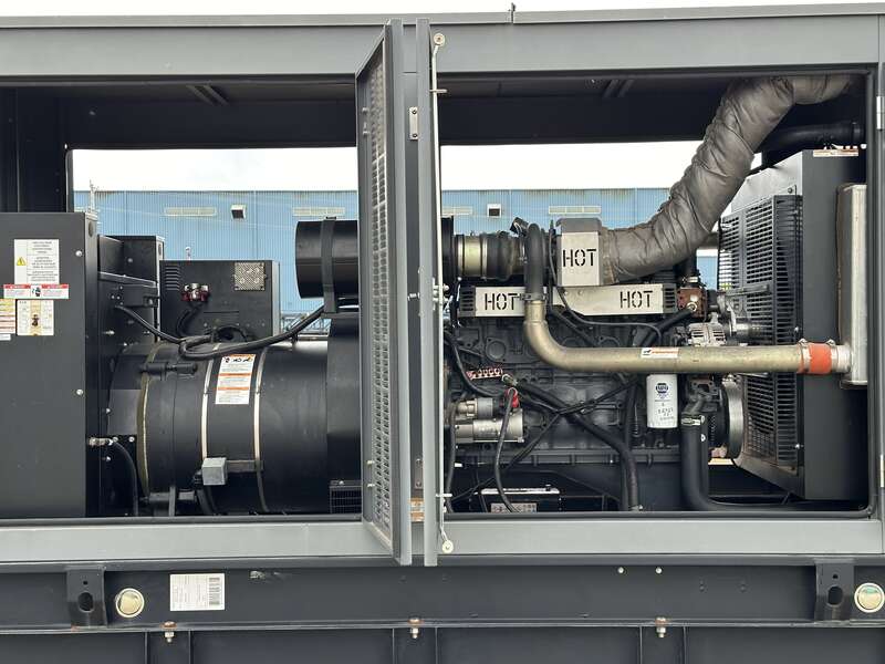 150 KW Generac #SD0150, diesel generator set, 120/208 Volts, 240 HP ...